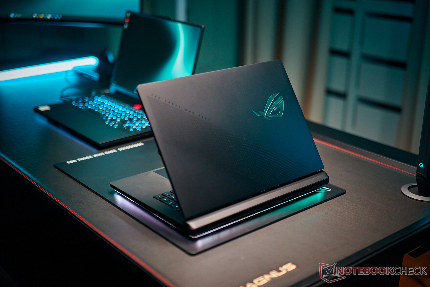 De RTX 5090 laptop en mini LED in een gaming laptop - Asus ROG Strix ...
