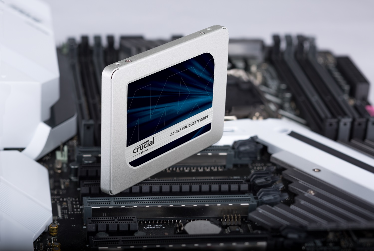 Crucial MX500 4TB review - SATA SSD met extreem veel ruimte - Notebookcheck.nl