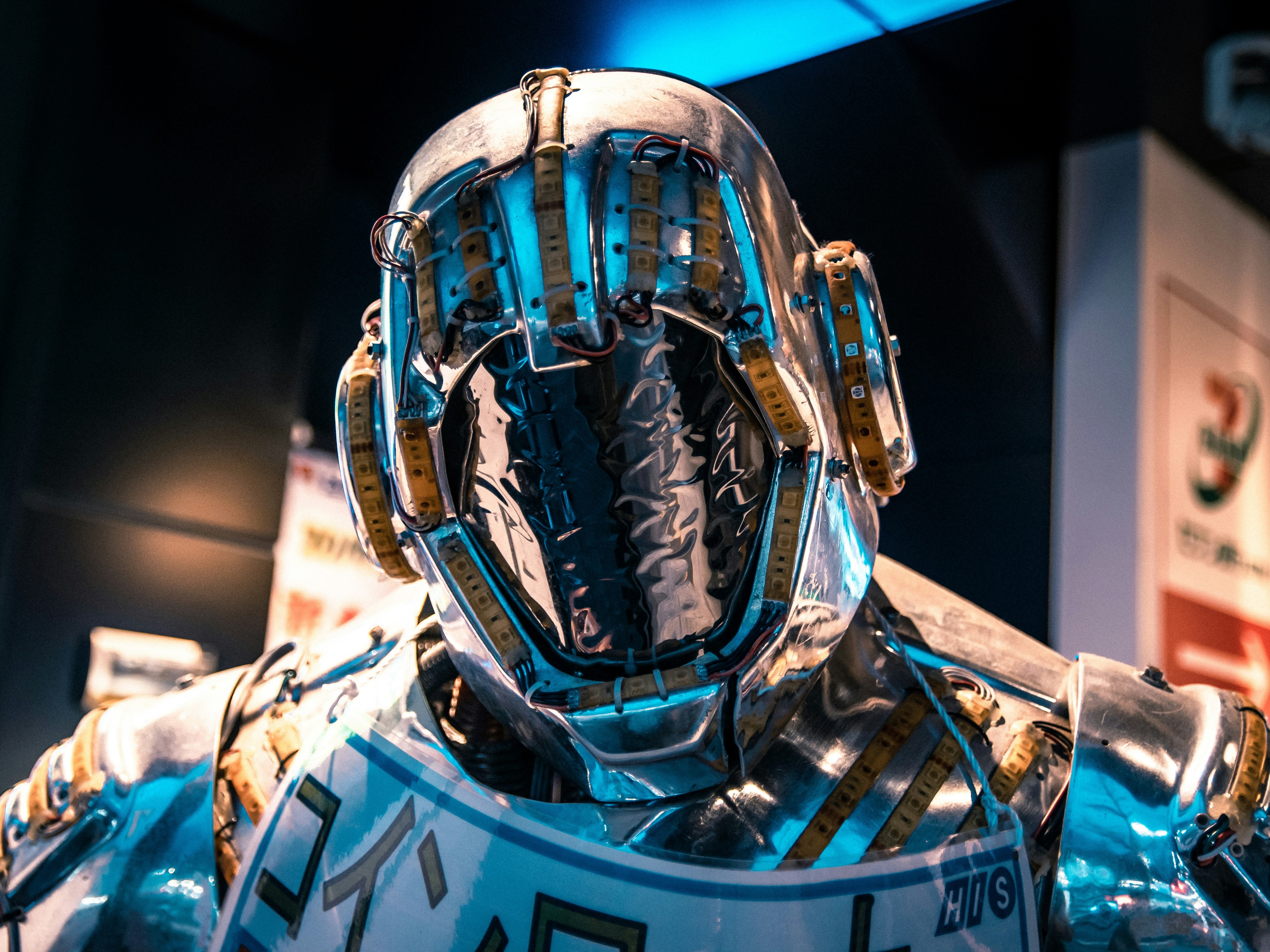 FBI waarschuwt voor toenemende AI-fraude en oplichting door ...