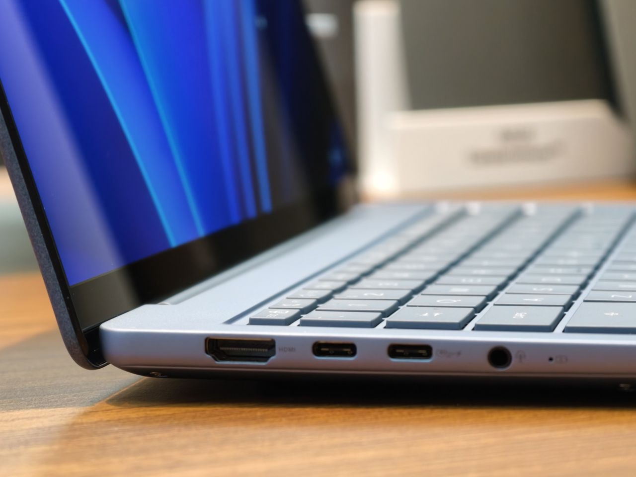 Asus onthult vier Zenbook 14 Copilot AI-notebooks met CPU's van Intel ...