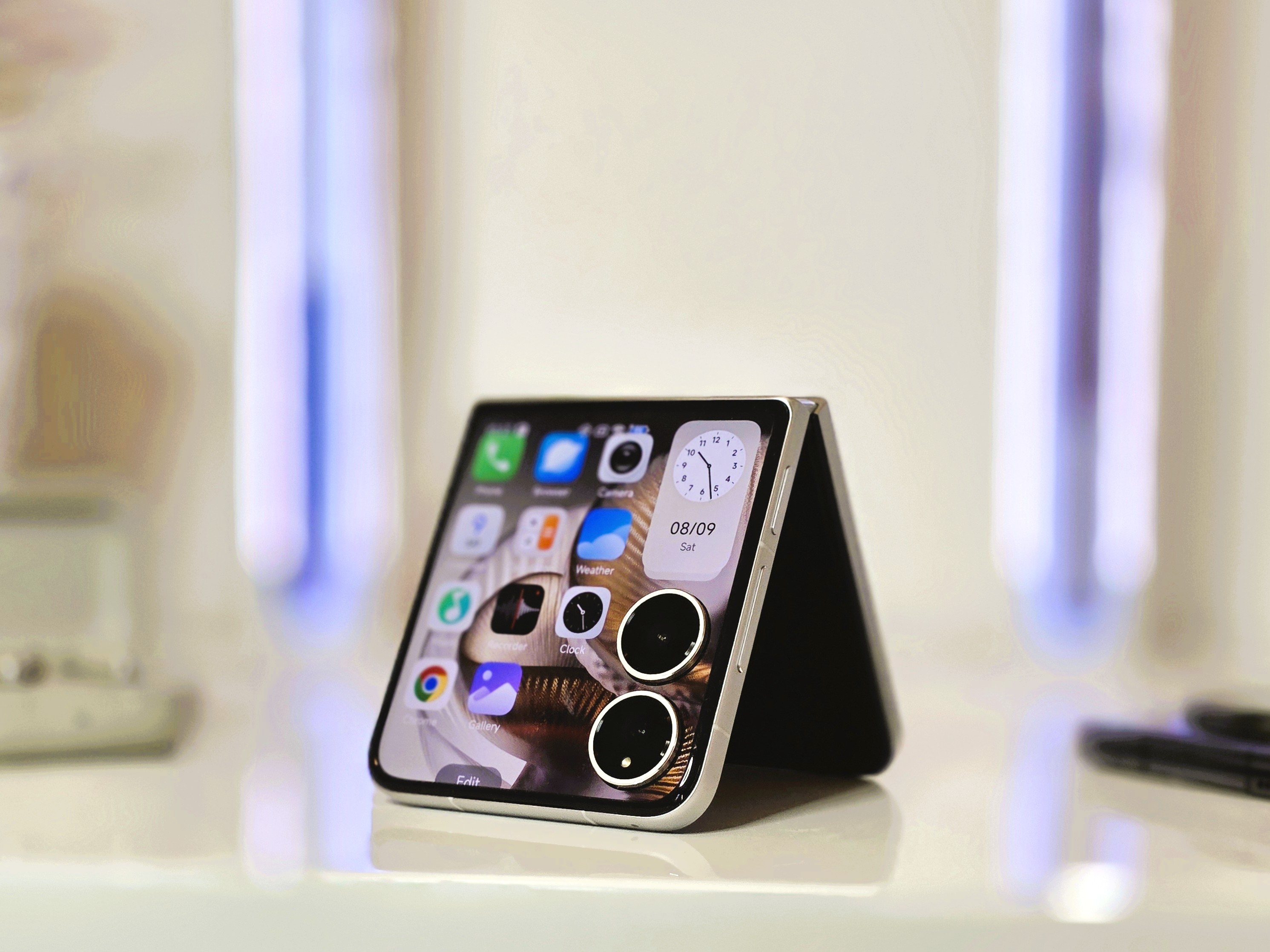 De snelste flip-smartphone van 2025 met Leica-camera's - Xiaomi Mix ...