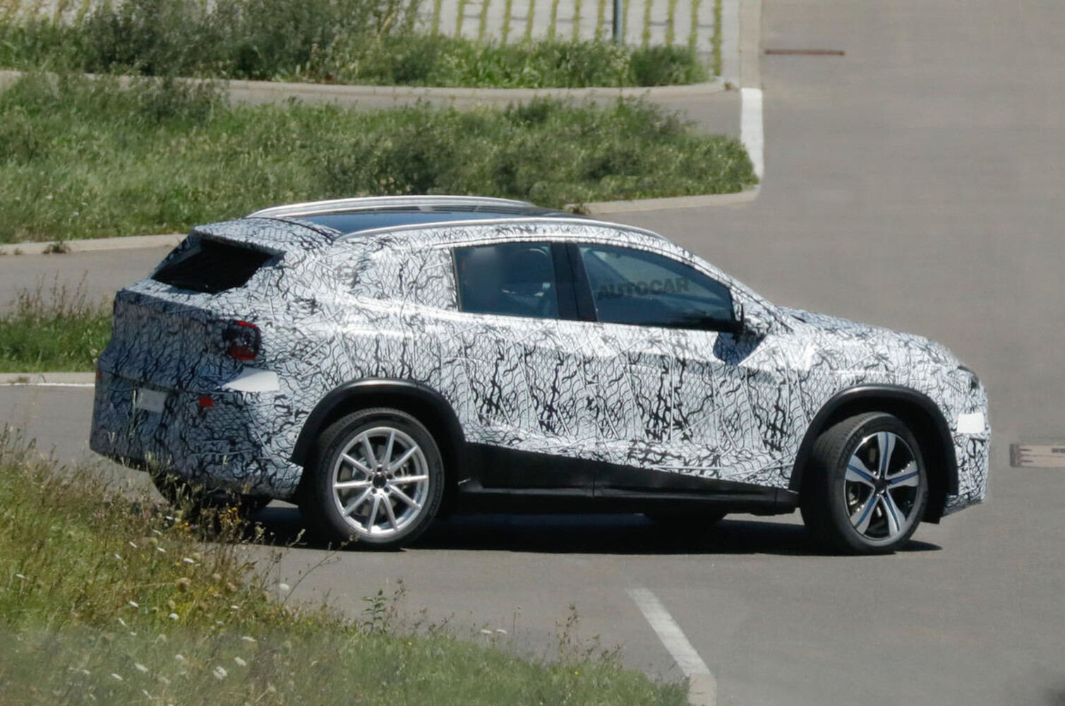 Mercedes GLA: nieuwe compacte SUV elektrisch vanaf 2026, hybride vanaf ...