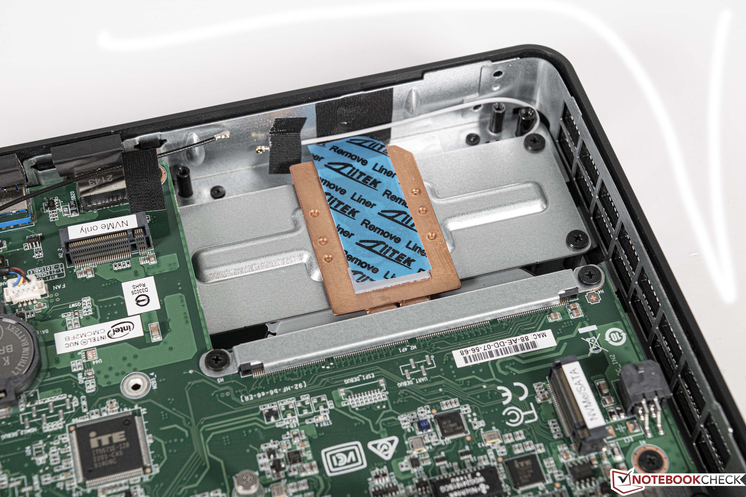 Intel NUC Pro Chassis Element in review - Modulaire barebone voor vele ...